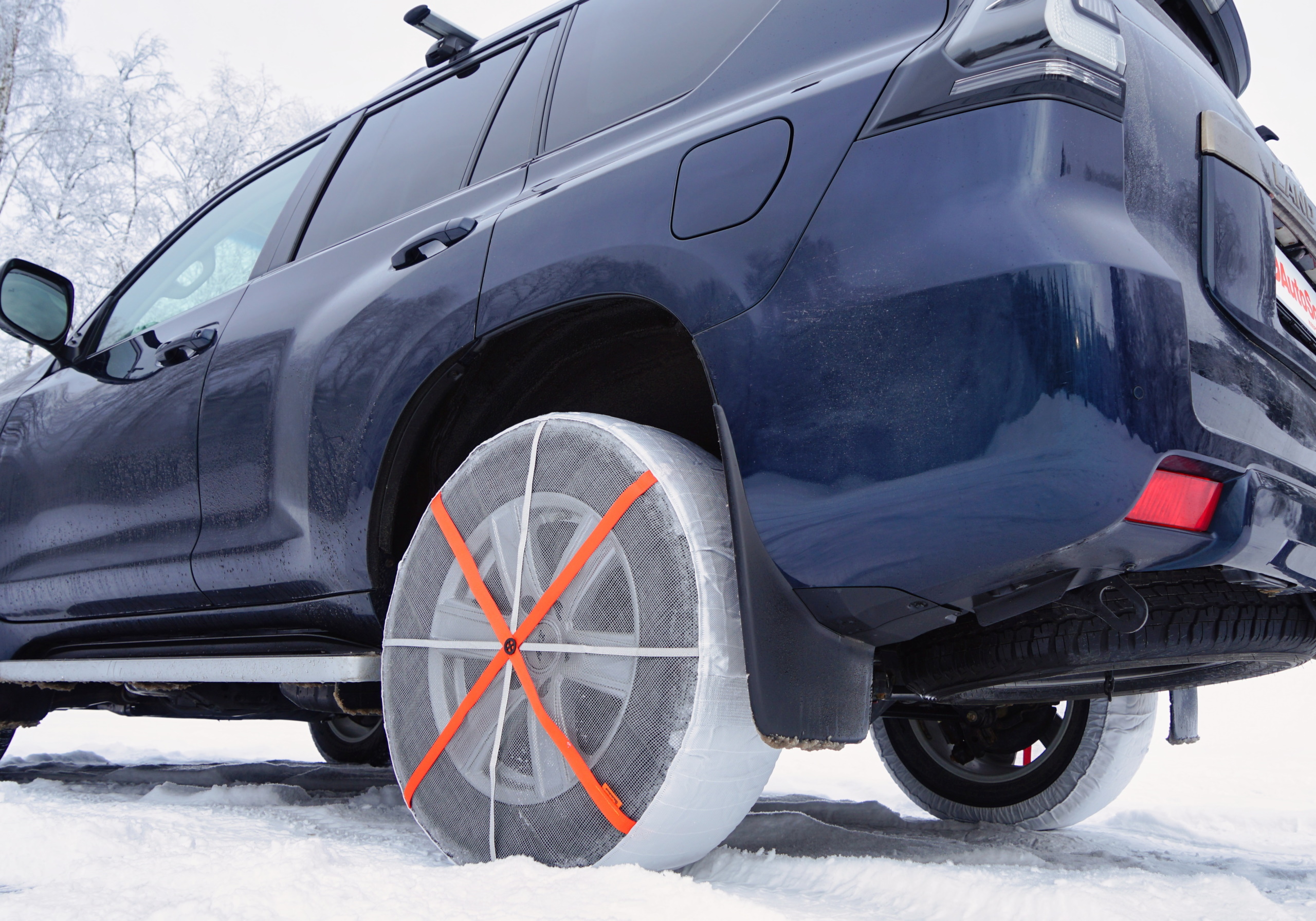 Land Rover Discovery 5 (17 on) :AutoSock size AL64, one pair, no. ASAL64