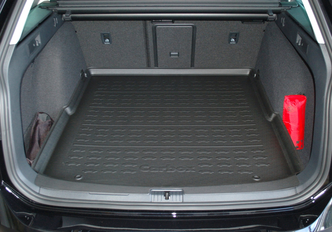 VW Passat est (14-24) with boot floor in the higher position:Carbox ...